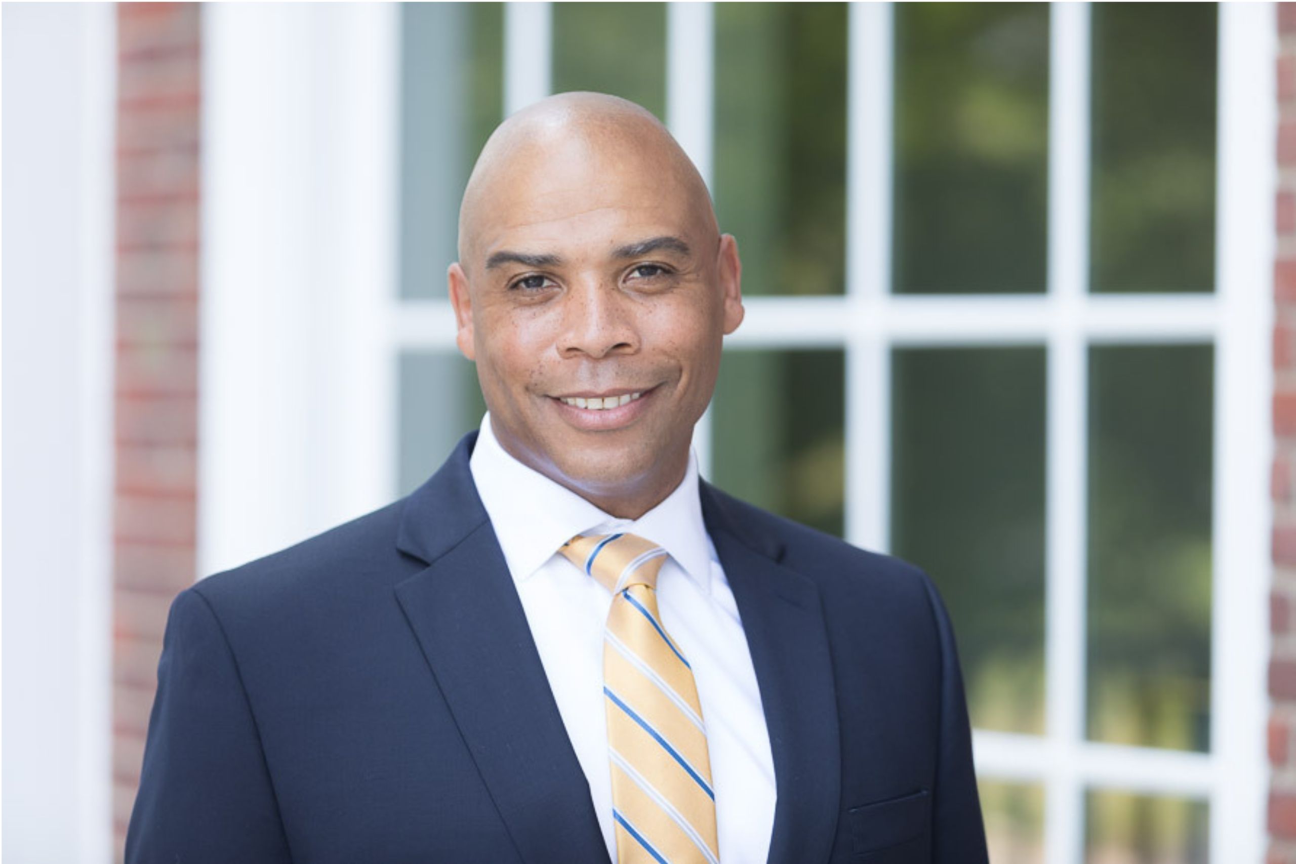 How to Create Systems to Teach & Foster Leaders with Hise Gibson - ideamix